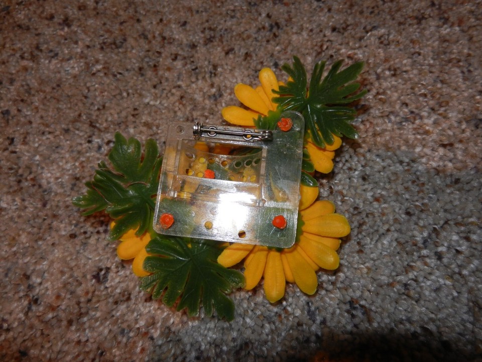 1968 VINTAGE ORIGINAL HASBRO FLOWER DARLINGS DAISY DARLING PIN ONLY | eBay
