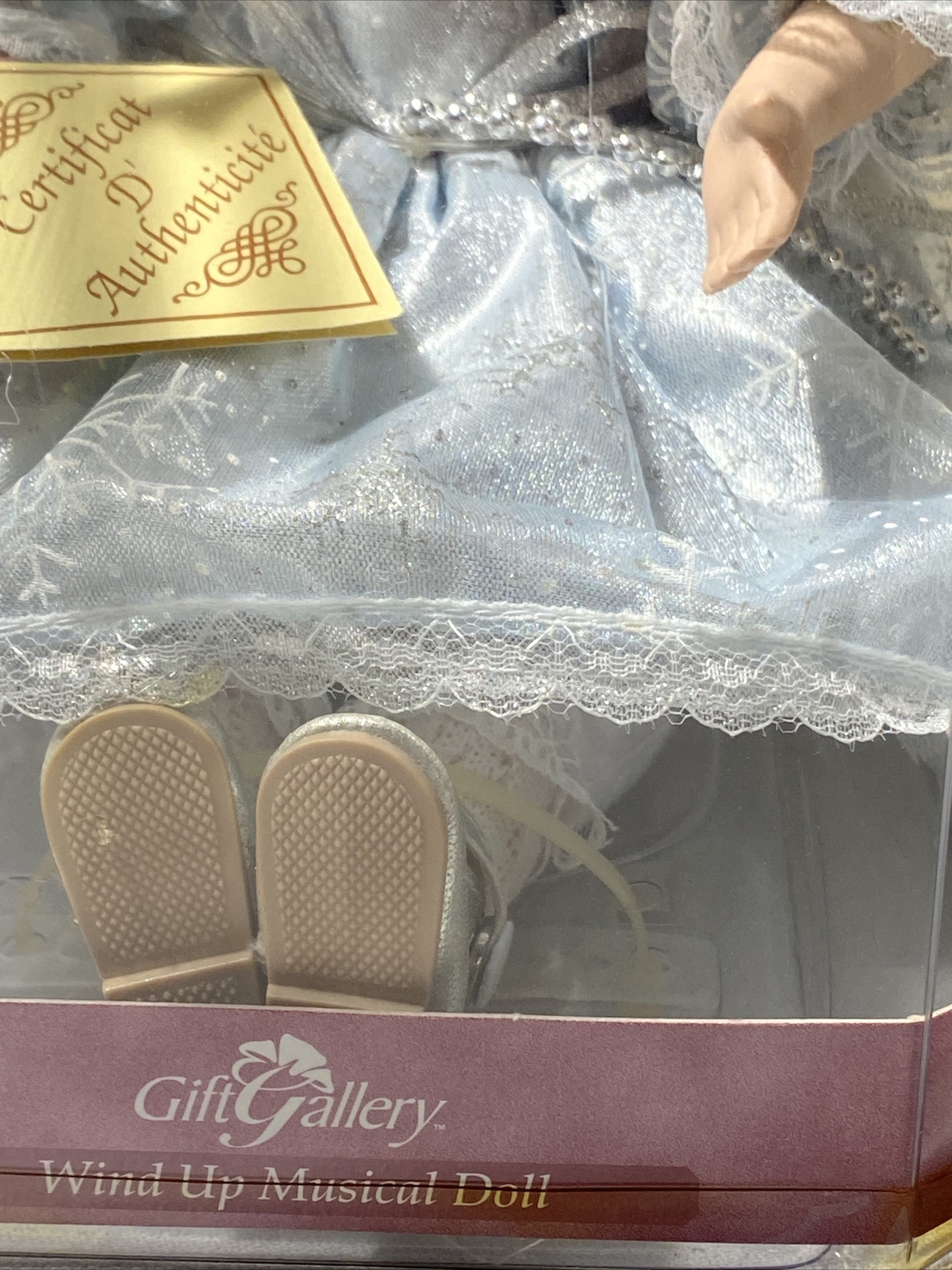 Gift Gallery Wind Up Musical Porcelain Doreen Doll She Moves & Plays ...