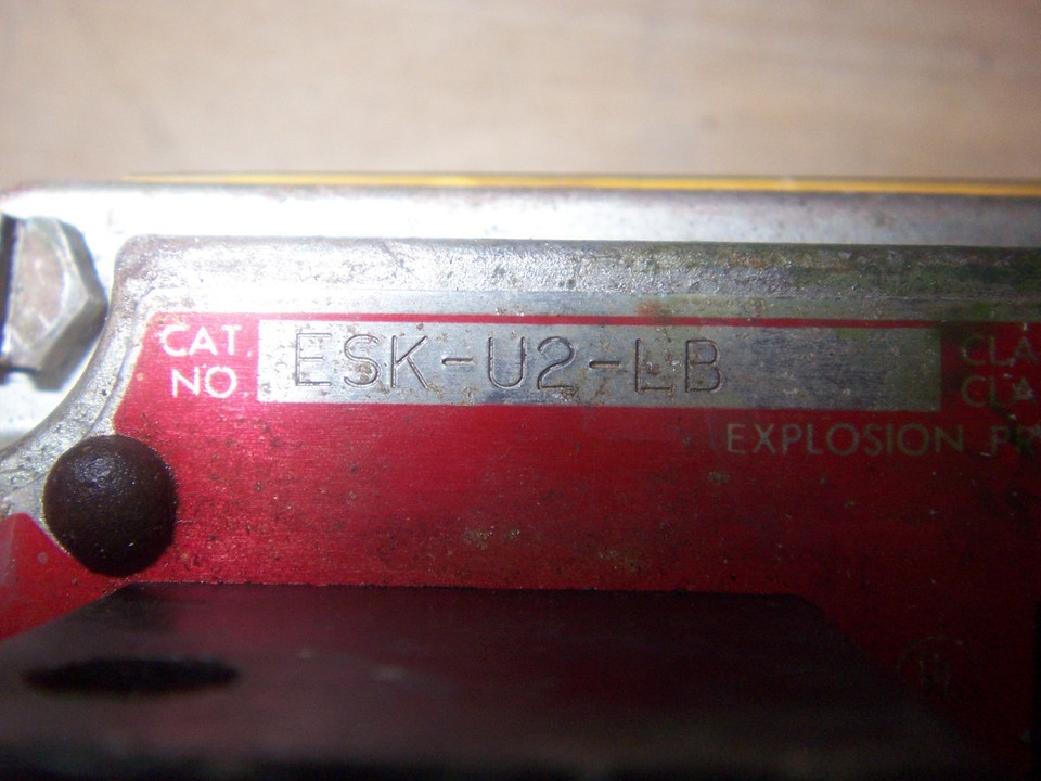 APPLETON ESK-U2-LB EXPLOSION PROOF START STOP PUSHBUTTON SWITCH STATION ...