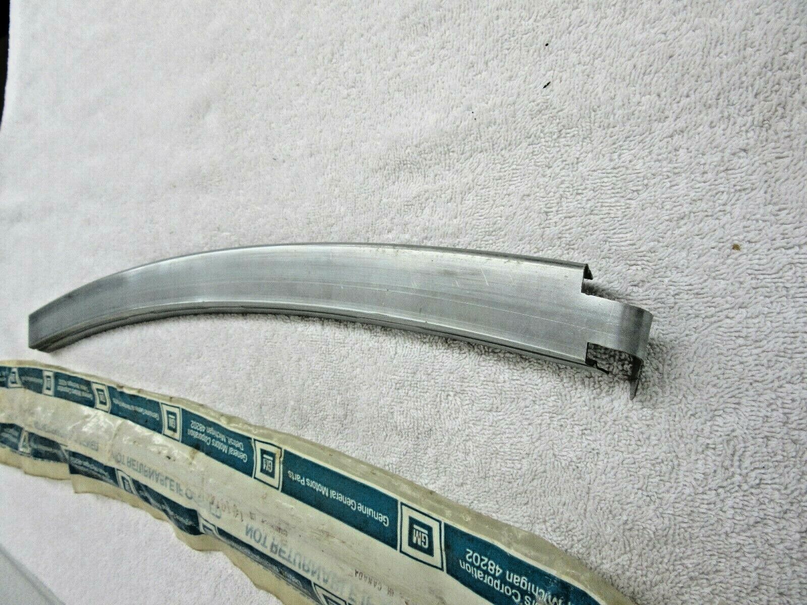 NOS 1990-1993 GranPrix Regal Front Door LH Window Glass Rear Channel ...