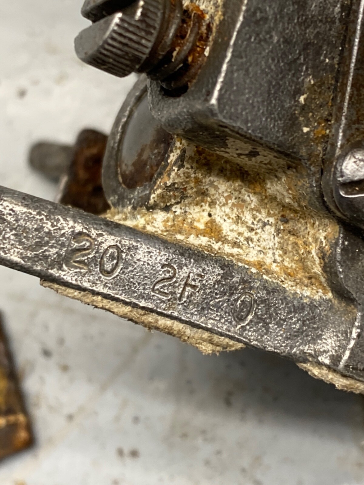 1967 Mono outboard boat motor 3.5hp Fuel Tank Carb Bracket | eBay