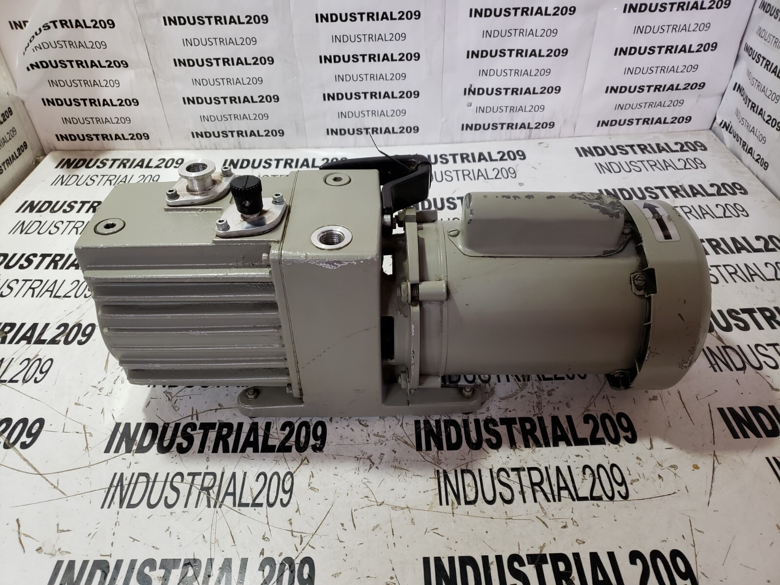 TRIVAC D4A VACUUM 720 25 025 PUMP USED | eBay