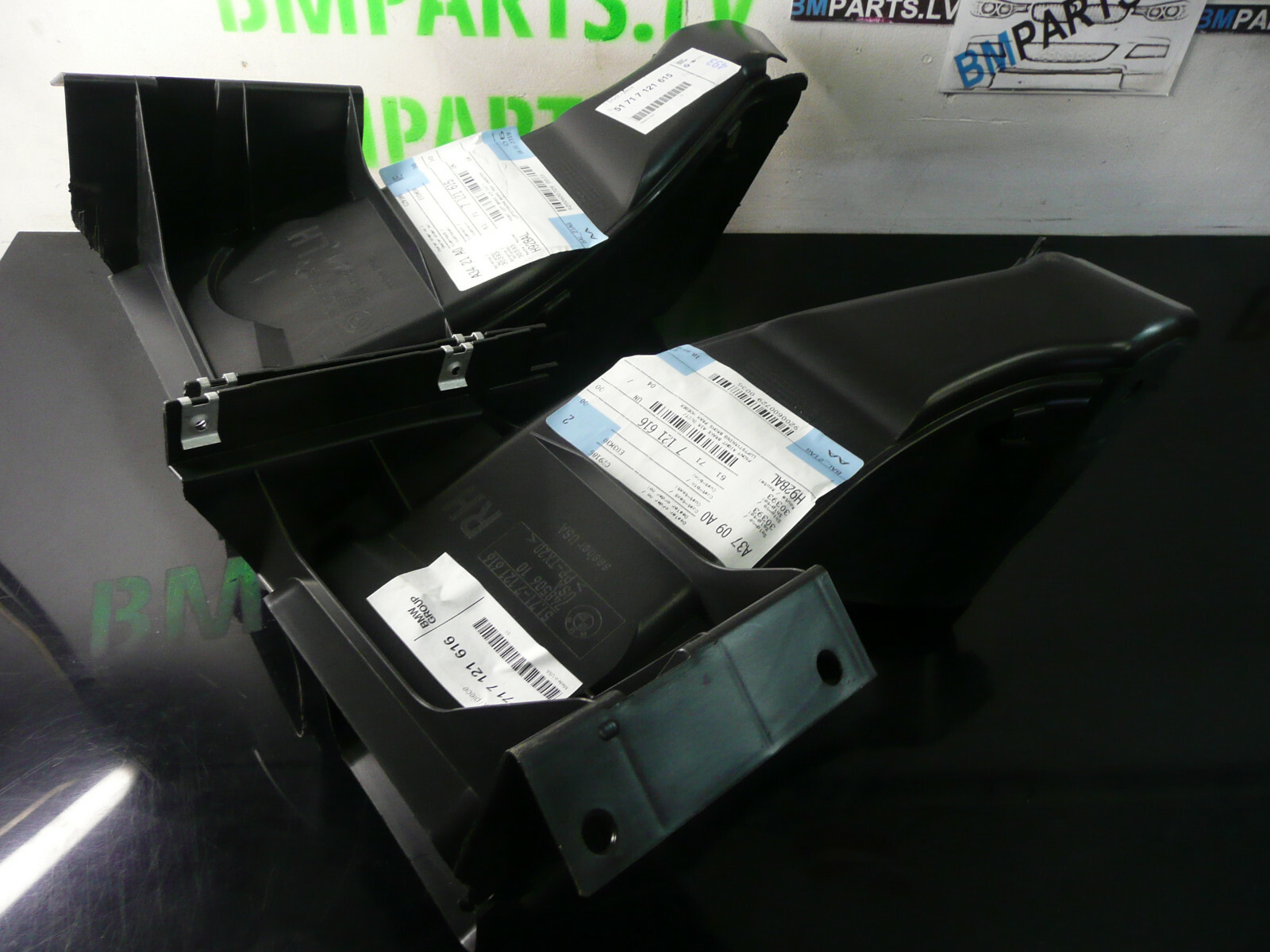 NEW GENUINE BMW X5 E53 BRAKE AIR DUCT FRONT LEFT/RIGHT 51717121615 ...