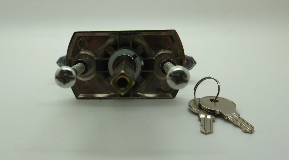 Garage Door Handle Universal Diamond Spindle Bar c/w Fixings & 2 Keys ...