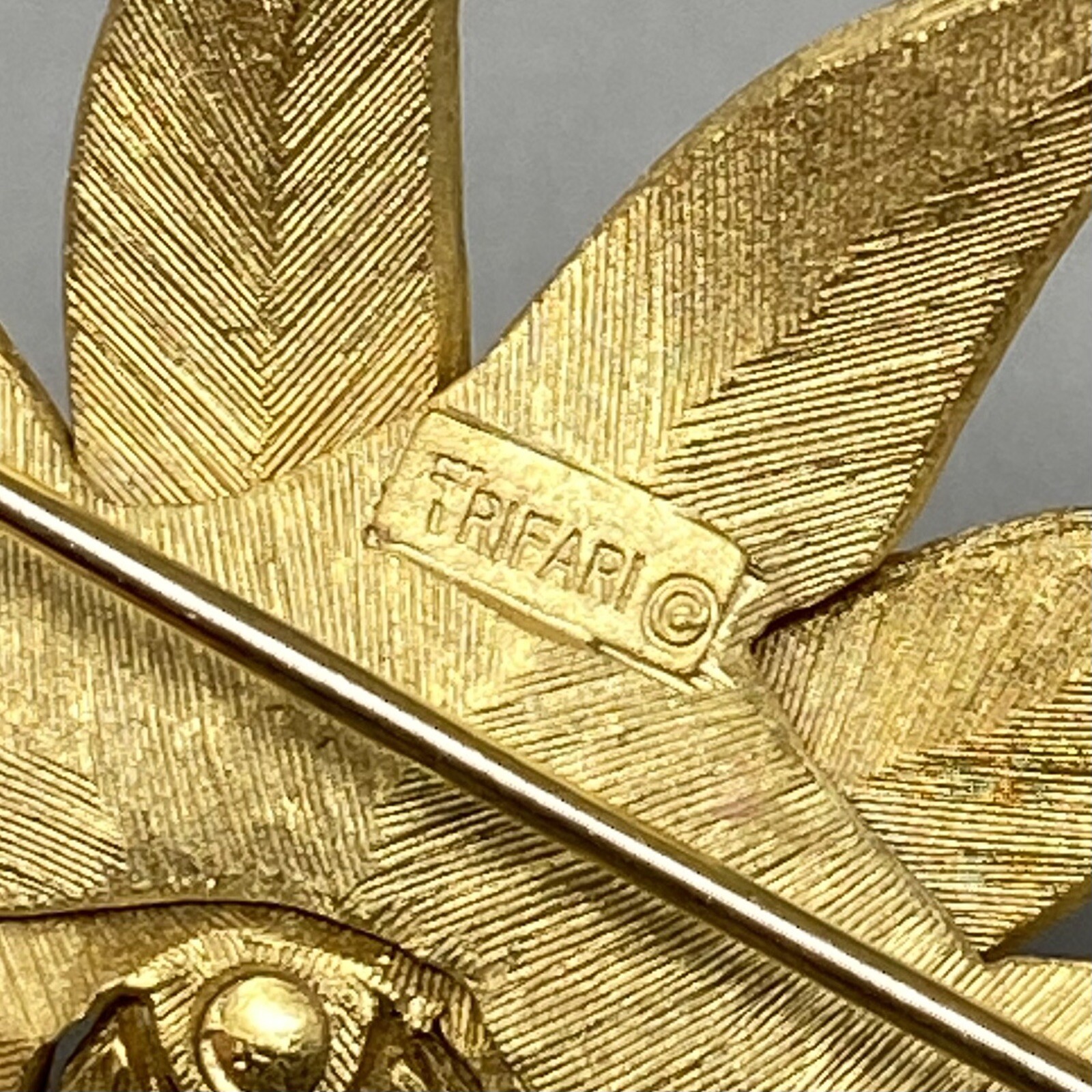 Crown Trifari Brooch Leaf Brushed Gold Tone Flower Whimsical Shiny ...