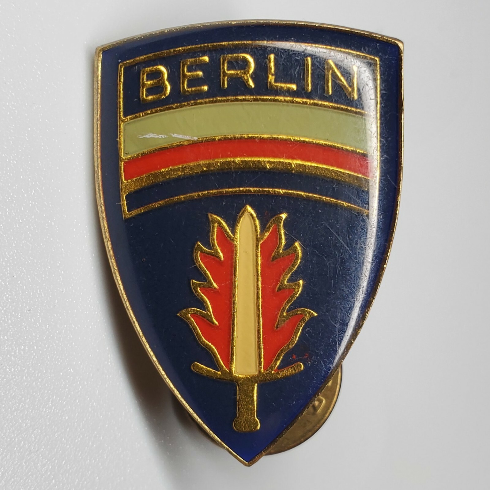 US Army Berlin badge button Flaming Sword Flag military Vintage badge ...