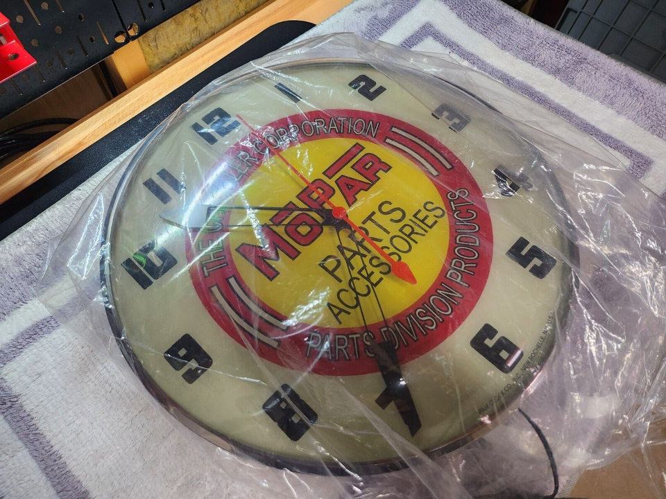 MOPAR HEMI PAM STYLE ELECTRIC Illuminated WALL CLOCK---New FREE ...