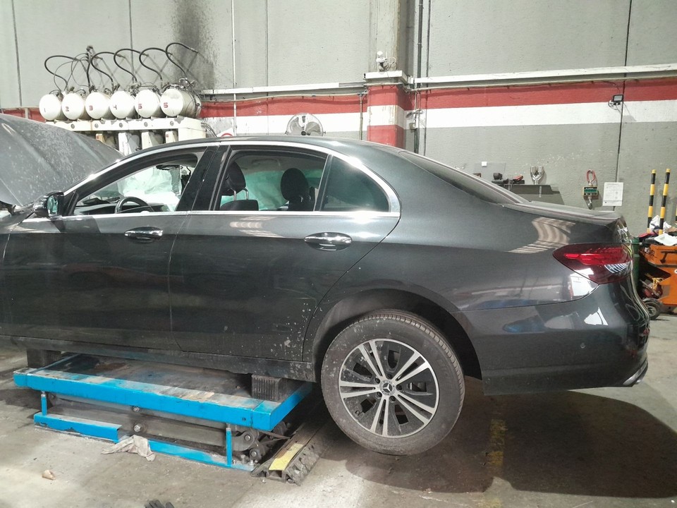 A2138105401 RÜCKSEITE RECHTS FÜR MERCEDES-BENZ CLASE E W213 2.0 E 220 ...