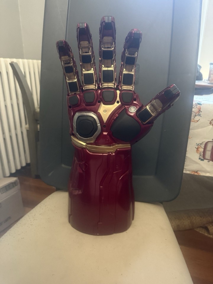 Avengers Marvel Legends Series Iron Man Nano Gauntlet / Used Display ...