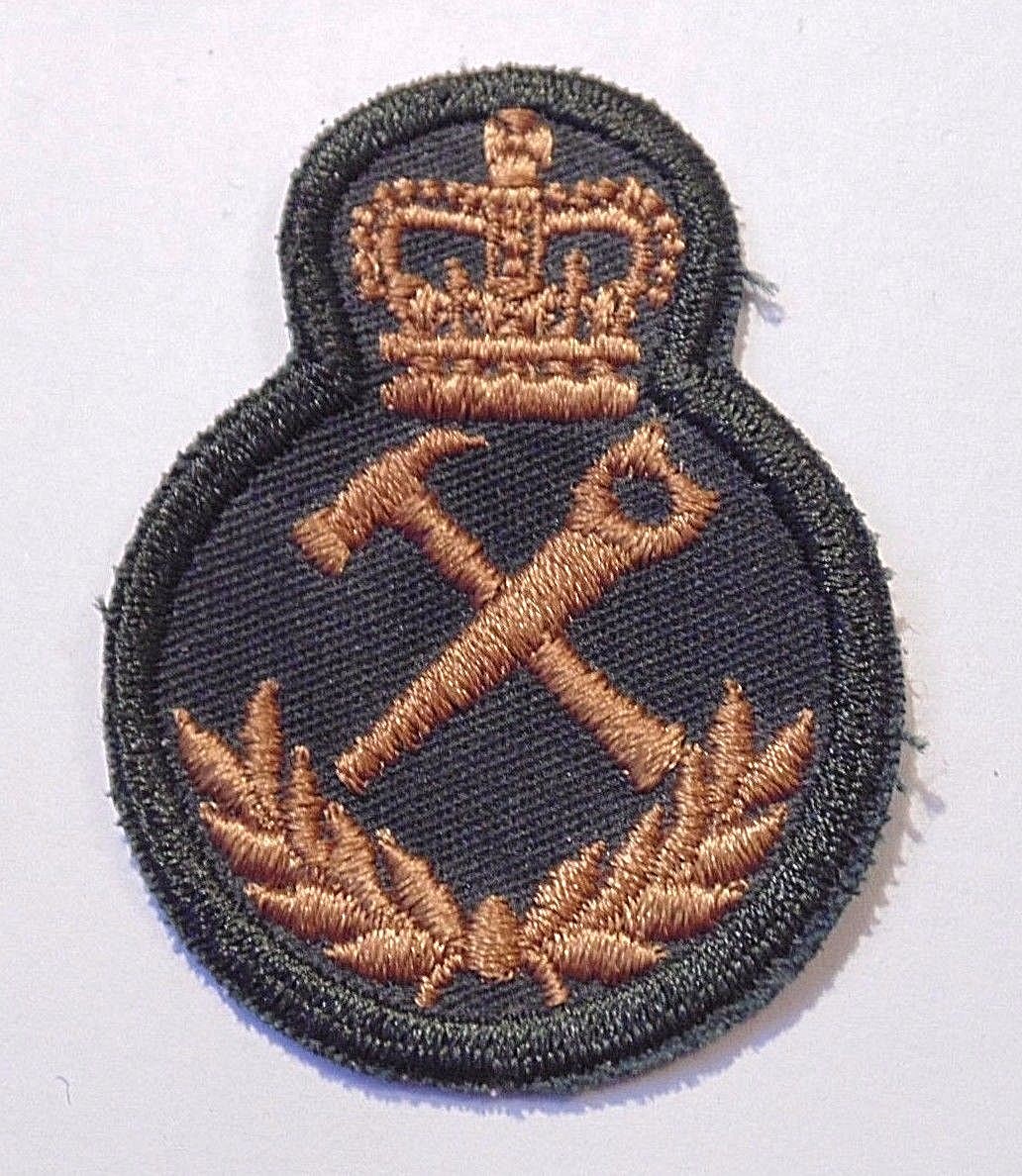 Canadian Armed Forces trade carpentry technician qualification badge ...