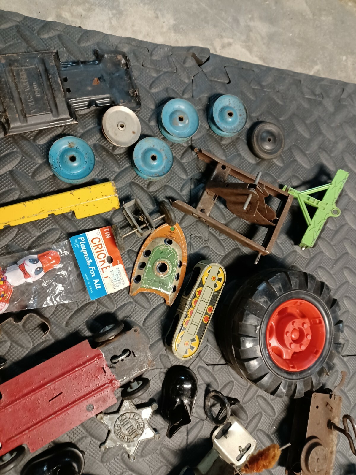 Vintage Tin Toys Marx Wyandotte Structo Tonka Japan Tin Toy Parts Lot ...
