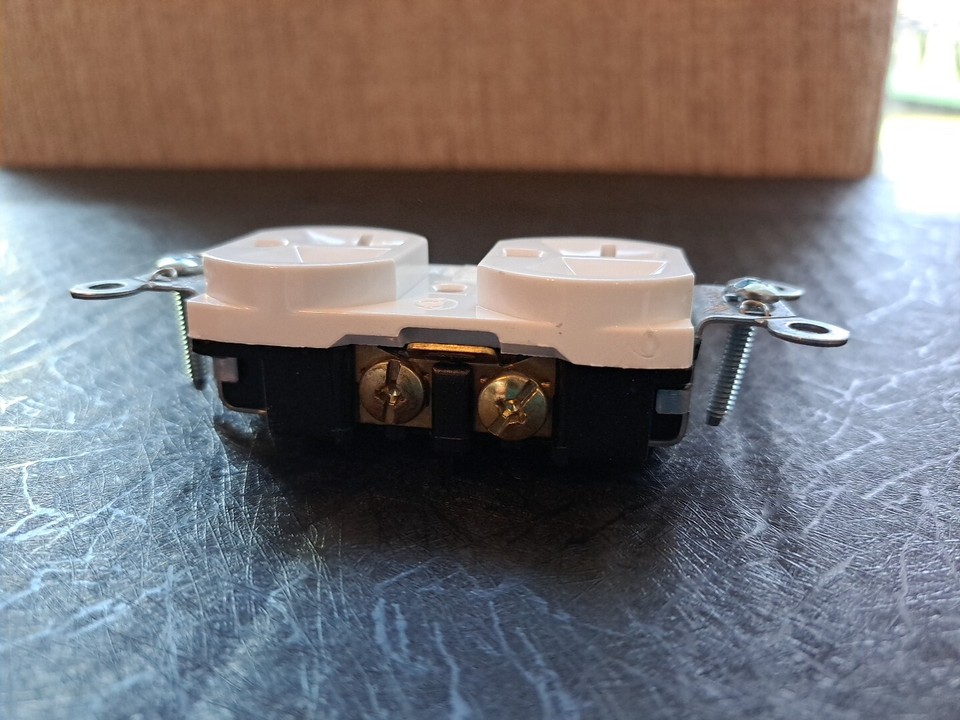 Pass & Seymour Duplex Receptacle Construction White 20A 125V CRB5362-W ...