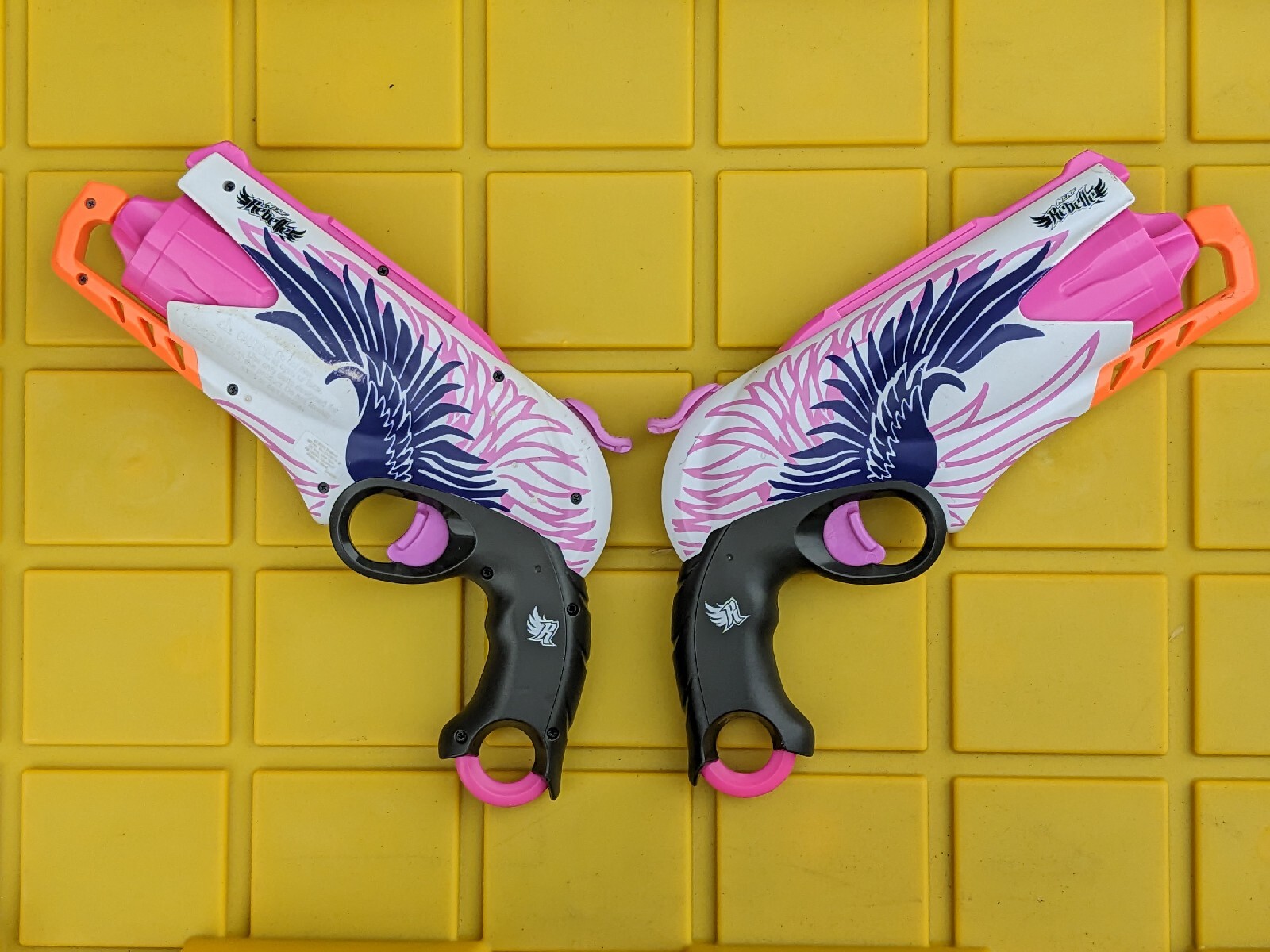 Lot of 2 Nerf Rebelle Sweet Revenge 5-Shot Hammer Strike Gun Revolver ...