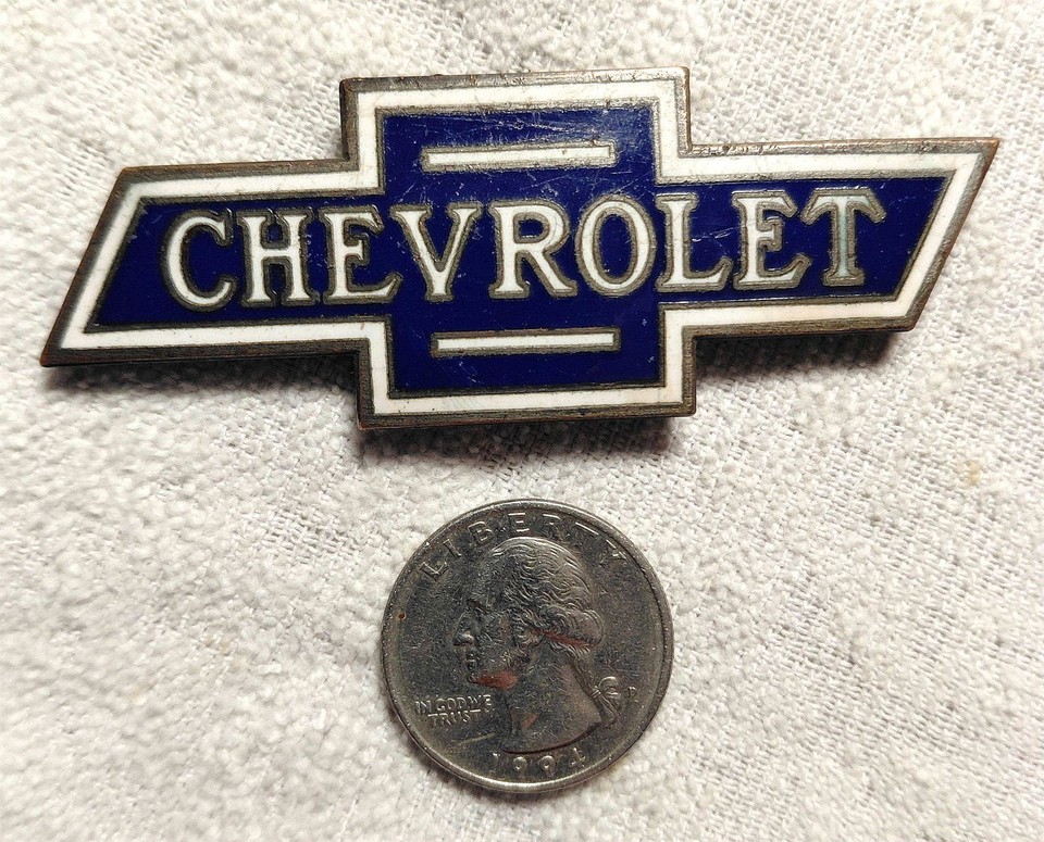 Original CHEVROLET Small Bowtie Enamel Badge Emblem 1932-33 DL Auld ...