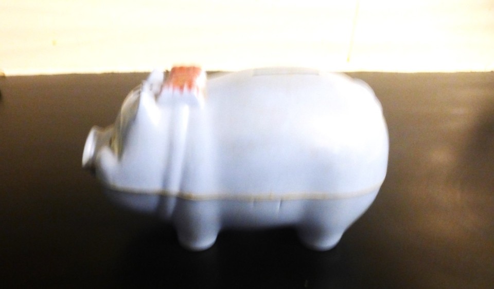TYS1 - Rare Tudor Ross PIGGY BANK Plastic Bank ENGLAND Coin Collection ...