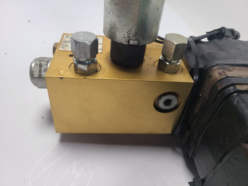 SeedStar Hydraulic Drive Motor, Valve,Sensor_AA43717_AA43716A_AA54557 ...