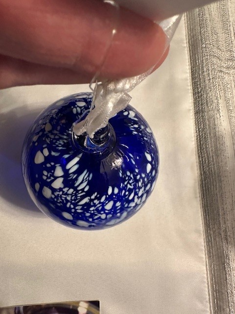 New with Tag Conway Glass SC Hand Blown Blue and White 3" Glass Ball ...