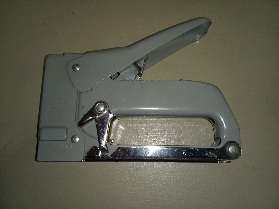 Vintage Swingline #101 Tacker Stapler USA w/ partial box of staples ...