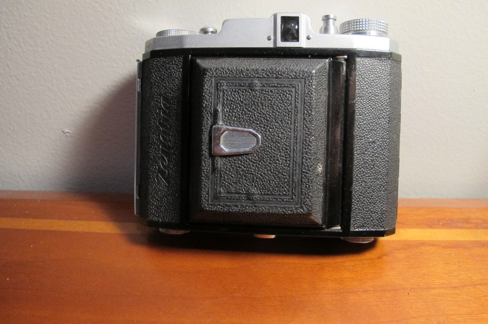 VINTAGE ZENOBIA FILM CAMERA with 6x4.5 cm 75mm F3.5 HESPER DOC Rapid ...
