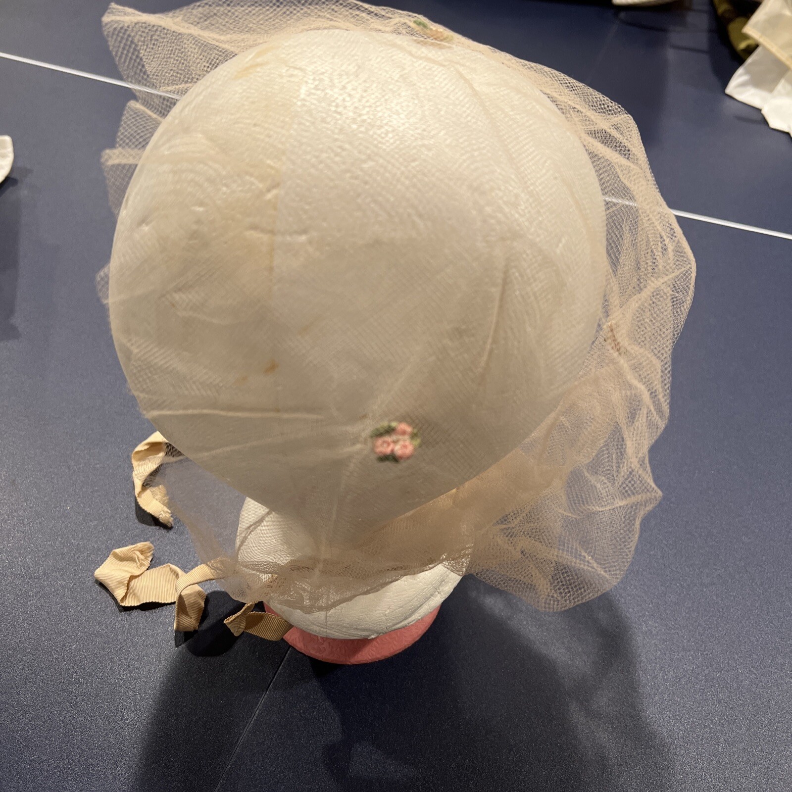 Vtg 1950’s Hair Net Bonnet Scarf Beige w/ Floral Appl… - Gem