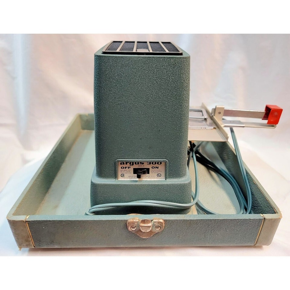 Argus 300 Vintage Slide Projector, Autoload, 4 inch f/3.3 Anastigmat ...