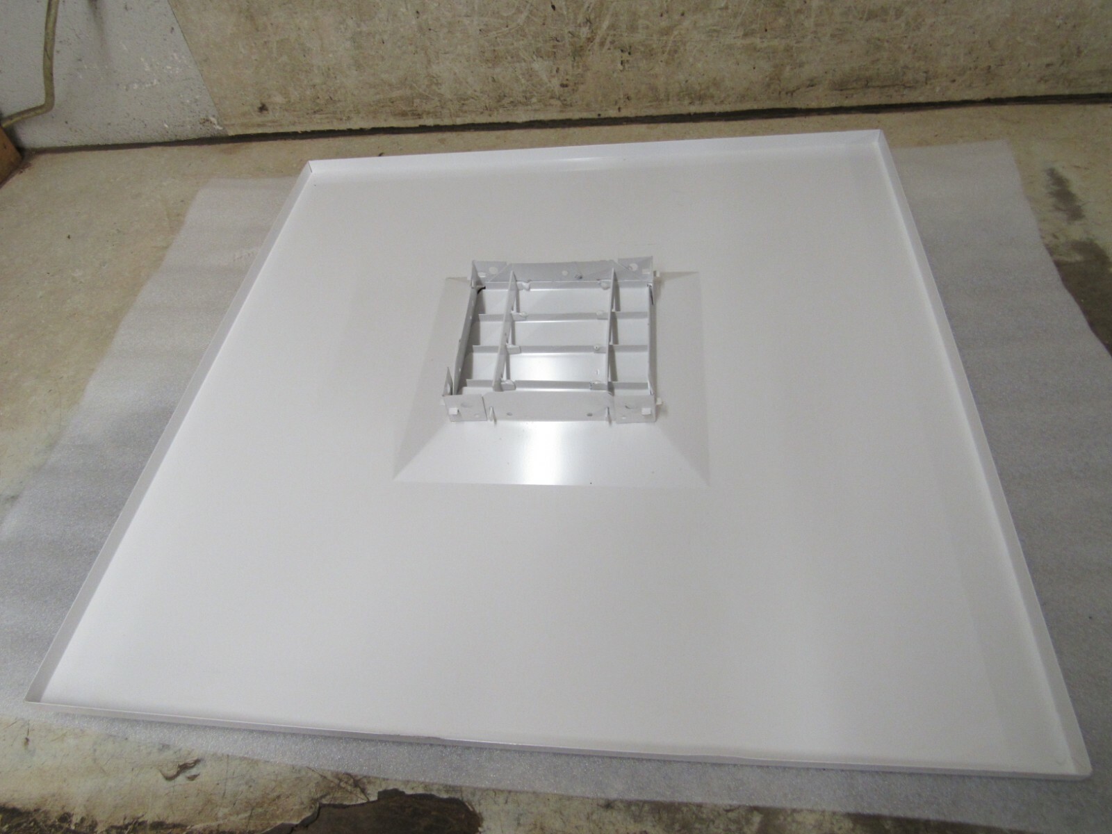 TITUS TDC 24X24 DROP IN CEILING Diffuser 9X9" 24" x 24" 3, 26, S2 3*MI ...