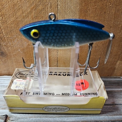 Vintage Arbogast "RAZORBACK" #44BL. Blue colored Lure. Original Box ...