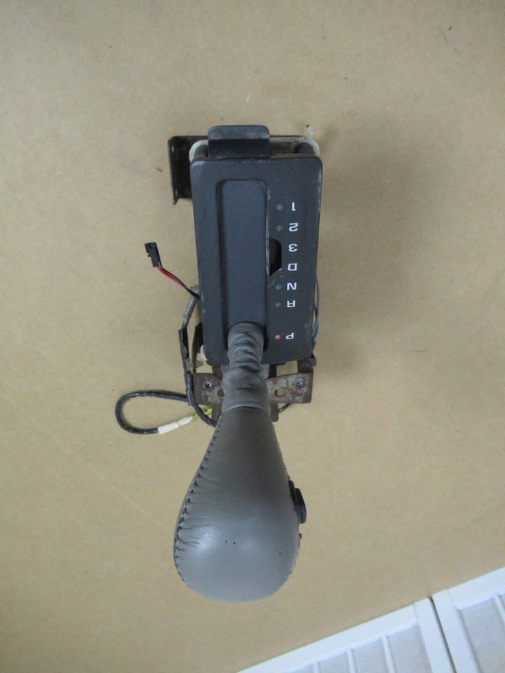 98-05 Chevrolet GMC Blazer S10 Jimmy Sonoma Envoy Center Console w ...