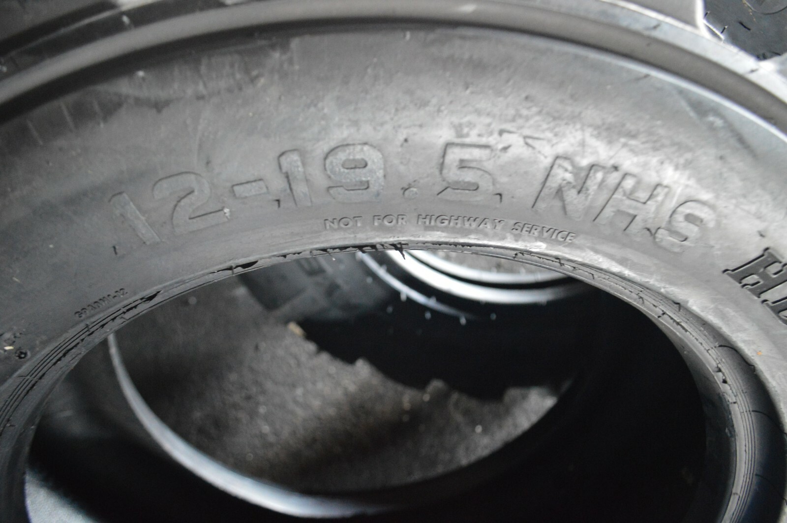 12x19.5 TIRE NEW OVERSTOCKS R-4 10PLY SKIDSTEER 12195 12 19.5 | eBay