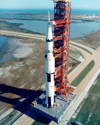 NASA APOLLO 17 SATURN V SPACE ROCKET AT LAUNCH PAD 8X10 PHOTOGRAPH ...