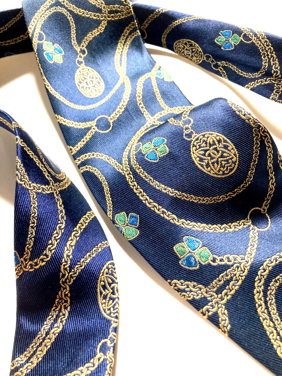 CHANEL VINTAGE CHAINS JEWEL CLOVER TIE LUCKY CC LOGO … - Gem