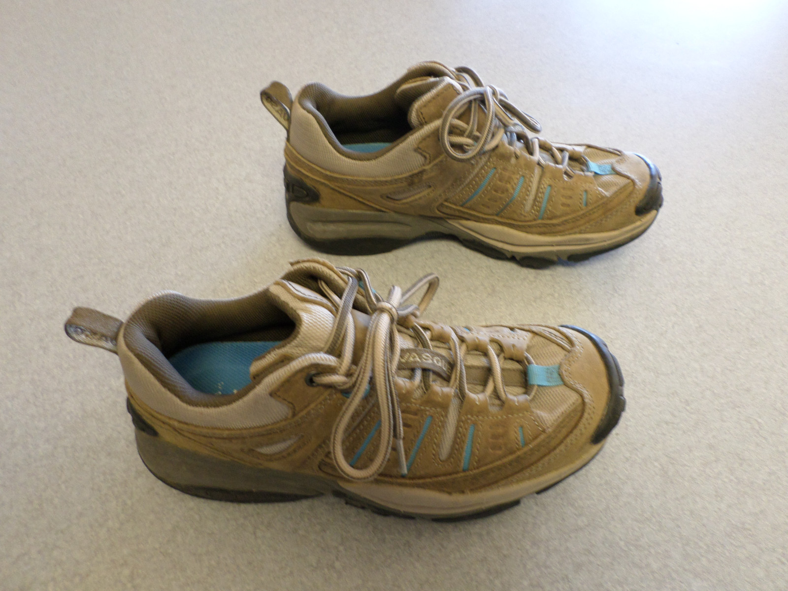 Vasque Tan/Blue Leather and Mesh Hiking Shoes. Women'… - Gem