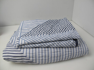 Room Essentials Duvet & 2 Shams White Blue geometric large print 90x86 ...