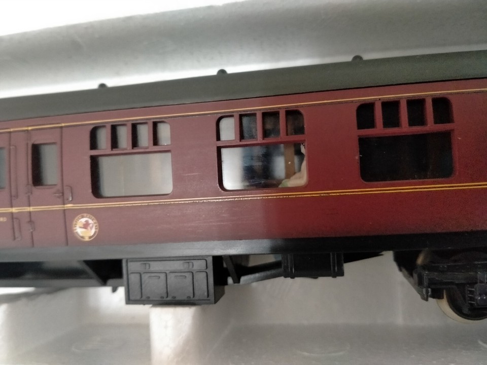 lima oo gauge coaches X2 BR MK1 maroon 1x brake, 1x corridor coaches ...