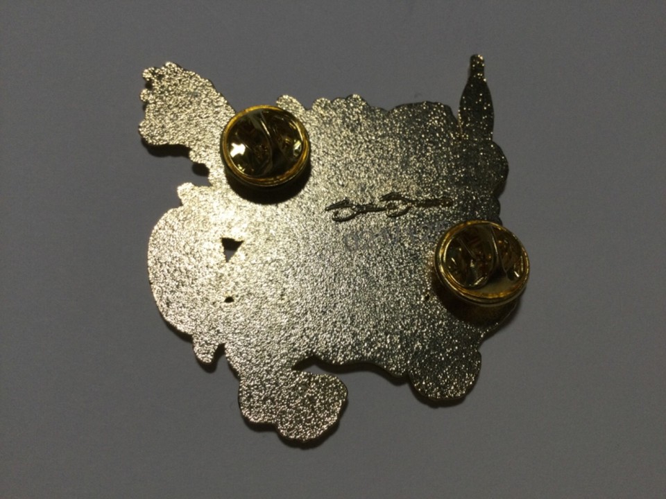 LE Fantasy Alice In Wonderland White Rabbit Pin With GITD Eyes 21/125 ...