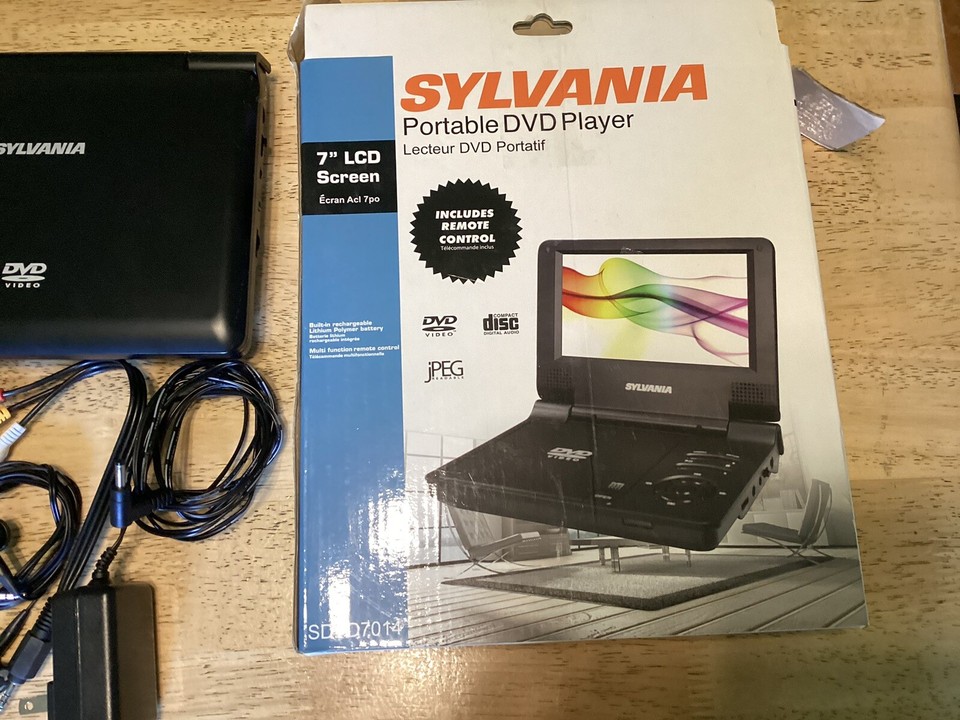 Sylvania Portable DVD Player SDVD7014 Black 7-Inch SDVD7014-BLACK ...
