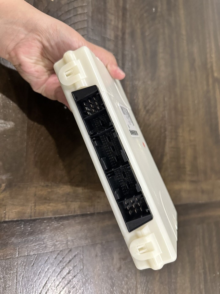 PACCAR Peterbilt 579 Cab Control Module CECU CECU3-500L Q21-1128-102 ...