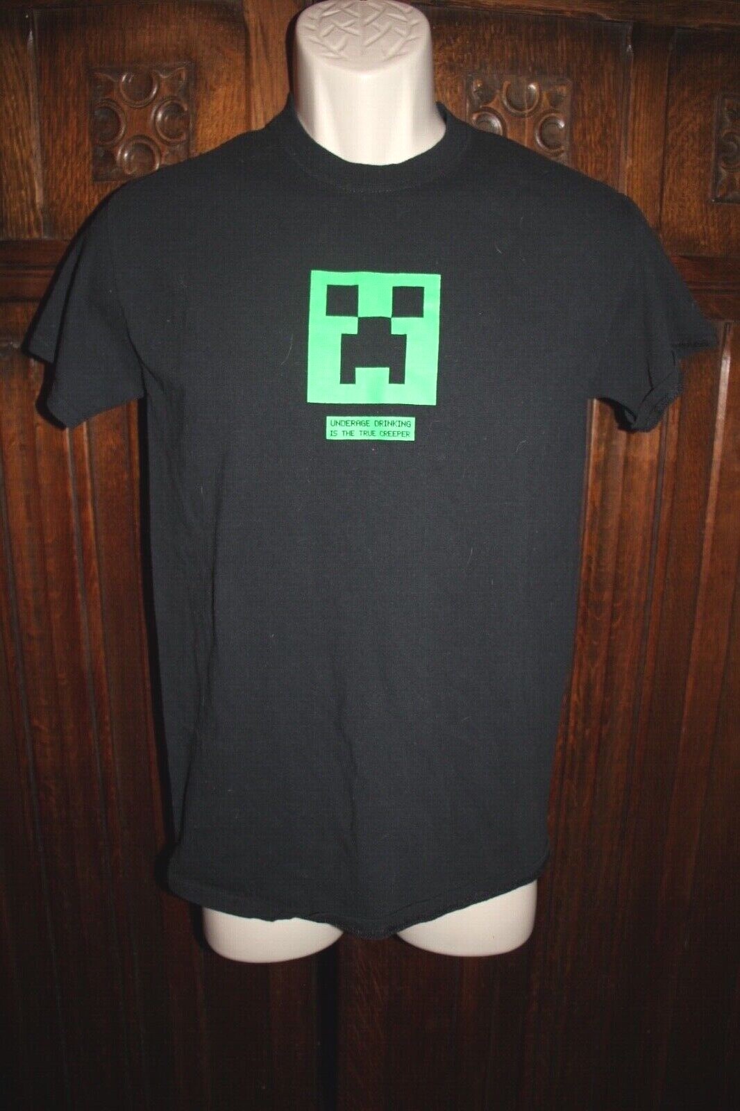 Minecraft t shirt black small green logo - Gem