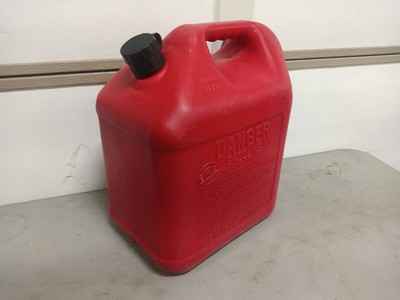 Dispensers & Accessories - Blitz 5 Gallon Gas Can