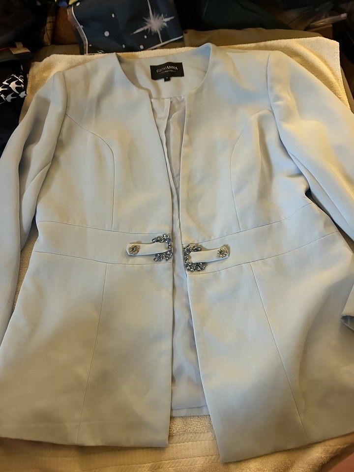 Giovanna Signature Women’s Light Blue Skirt Suit Blazer & Skirt Size 14 ...