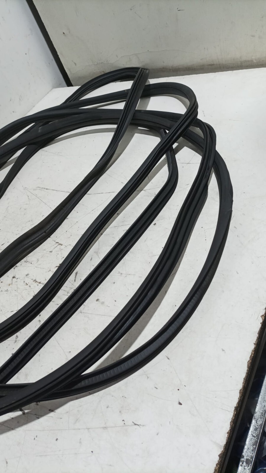 MERCEDES C CLASS S205 ESTATE 2015-SET OF DOOR /TAILGATE RUNNER SEALS ...