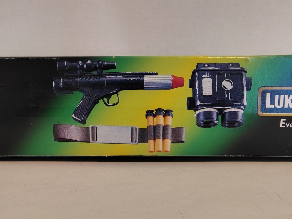 Star Wars Power of the Force Luke Skywalker's Utility Belt and Dart ...
