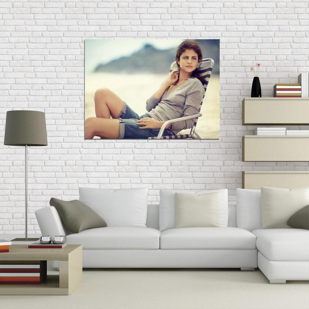 Selena Gomez Bedroom Decor