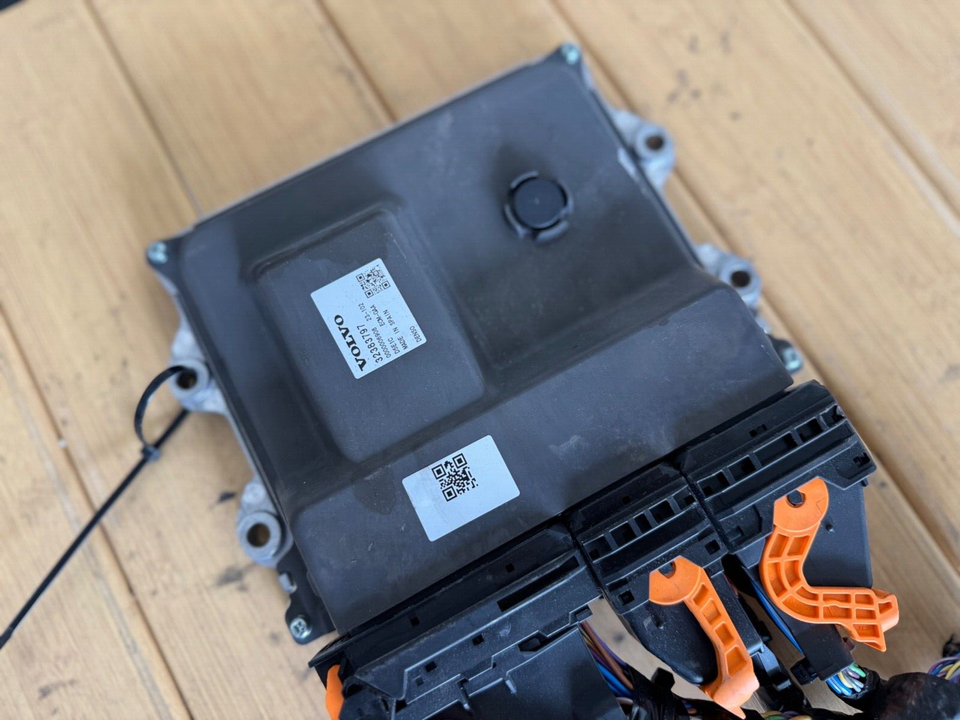 2024 VOLVO XC90 ENGINE CONTROL MODULE ECU ECM PCM OEM 32383797 | eBay