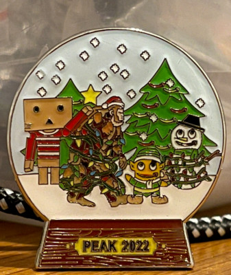 Peak snowglobe Amazon Peccy Pins | eBay.de