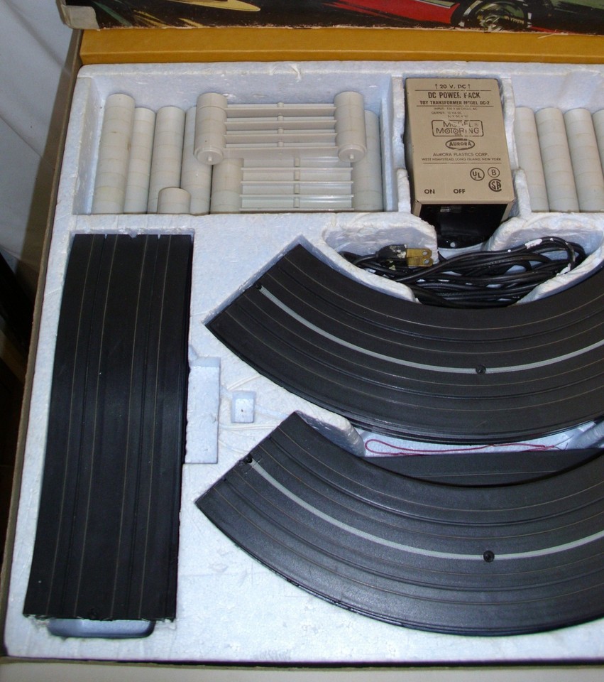 AURORA WARDS GOLDEN GATE HO ROADRACE MODEL MOTORING SET BOXED 1960s W ...