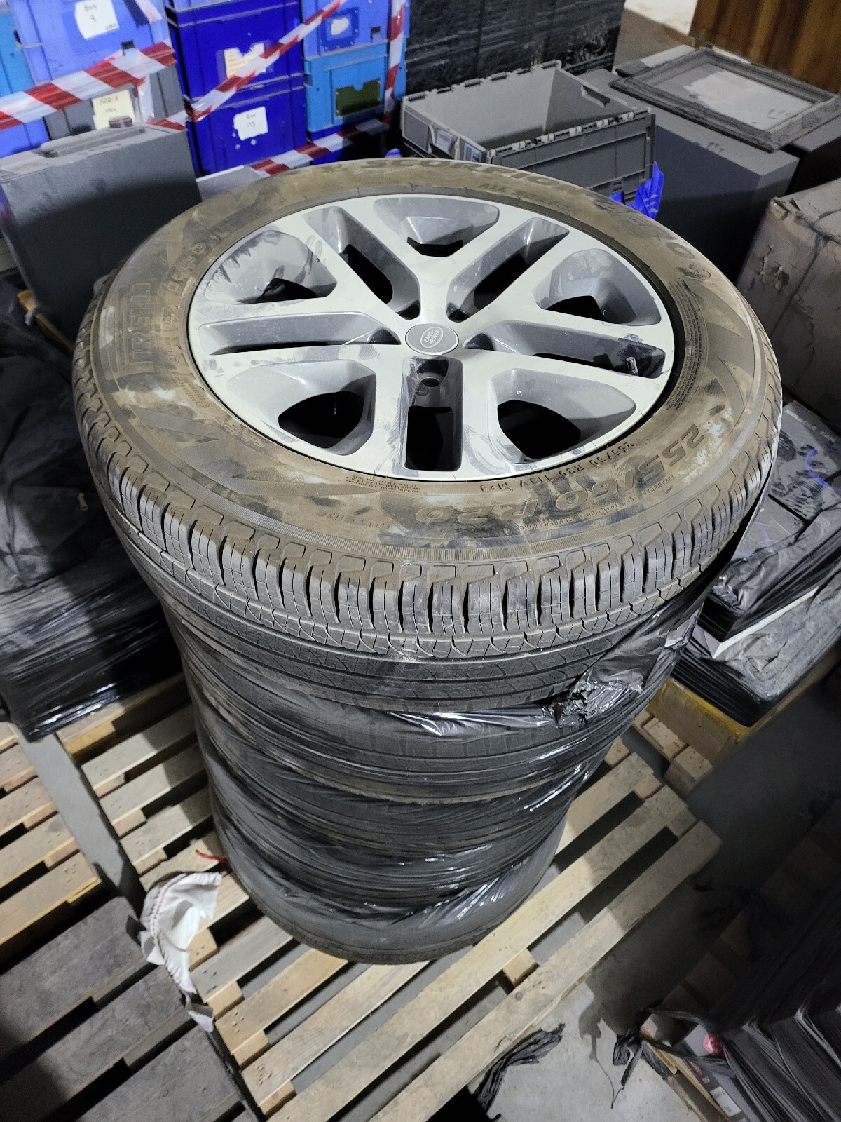 Land Rover Defender Alloys Style 5095 + Pirelli Scorpion 255/60 R20 ...