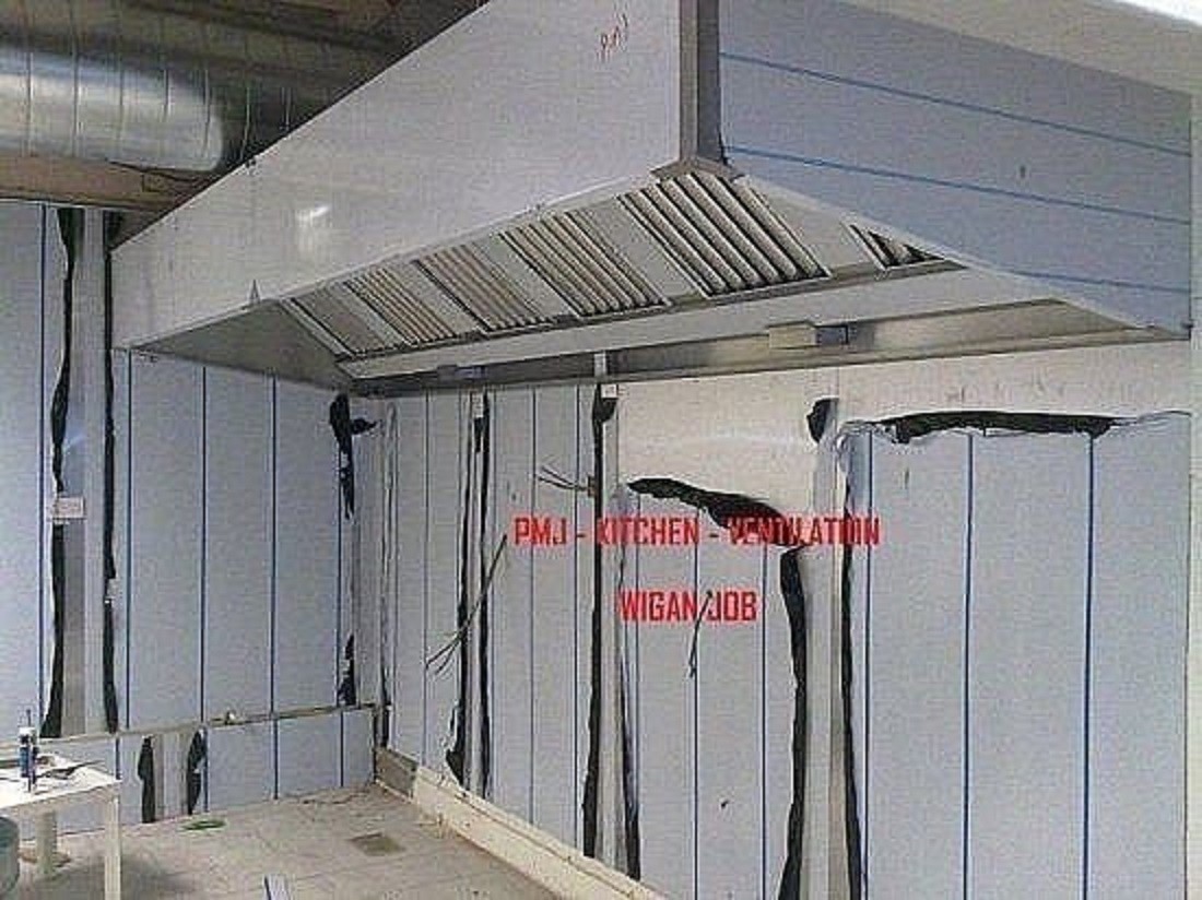 Kitchen Extraction Canopy/Hood 3 Mtr (304) Incl Baffle Filters Complies ...