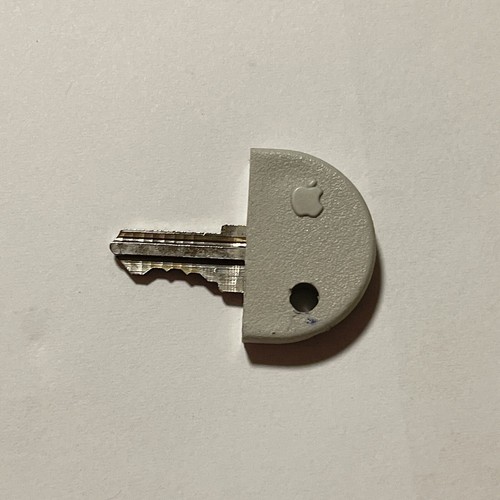 Rare Vintage Macintosh Quadra 900 950 Key Apple Mac PC Computer #054 ...