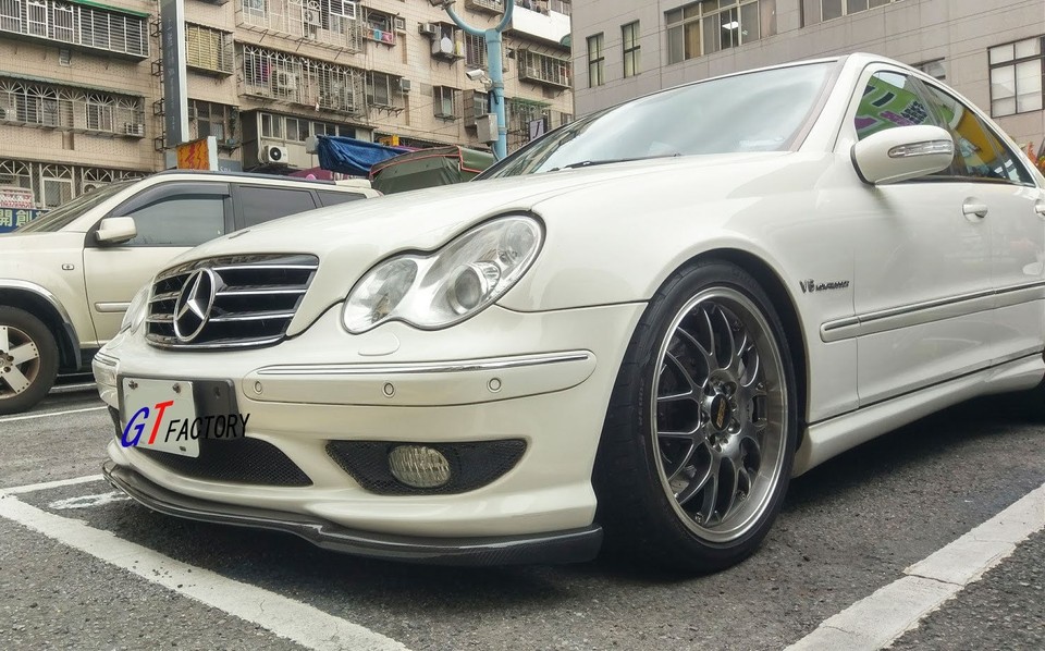 CARBON FRONT LIP SPOILER CS STYLE FOR MERCEDES BENZ W203 C32 & AMG ...